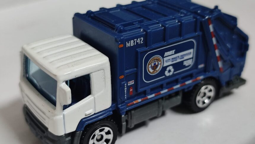 Matchbox – Garbage King (MB742) Uncarded. – Crazy 4 Diecasts
