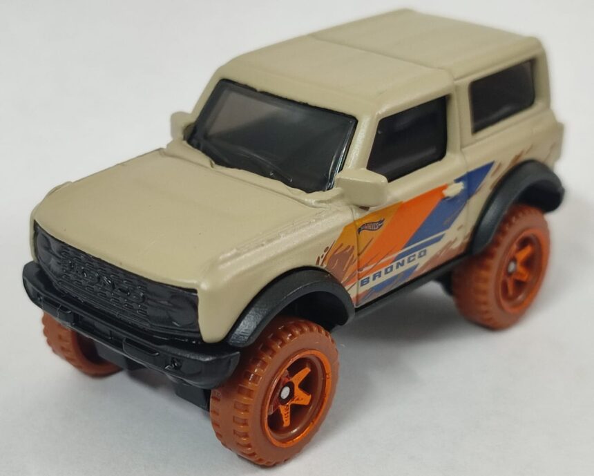 Hot Wheels – Ford Bronco 21 (Uncarded) – Crazy 4 Diecasts