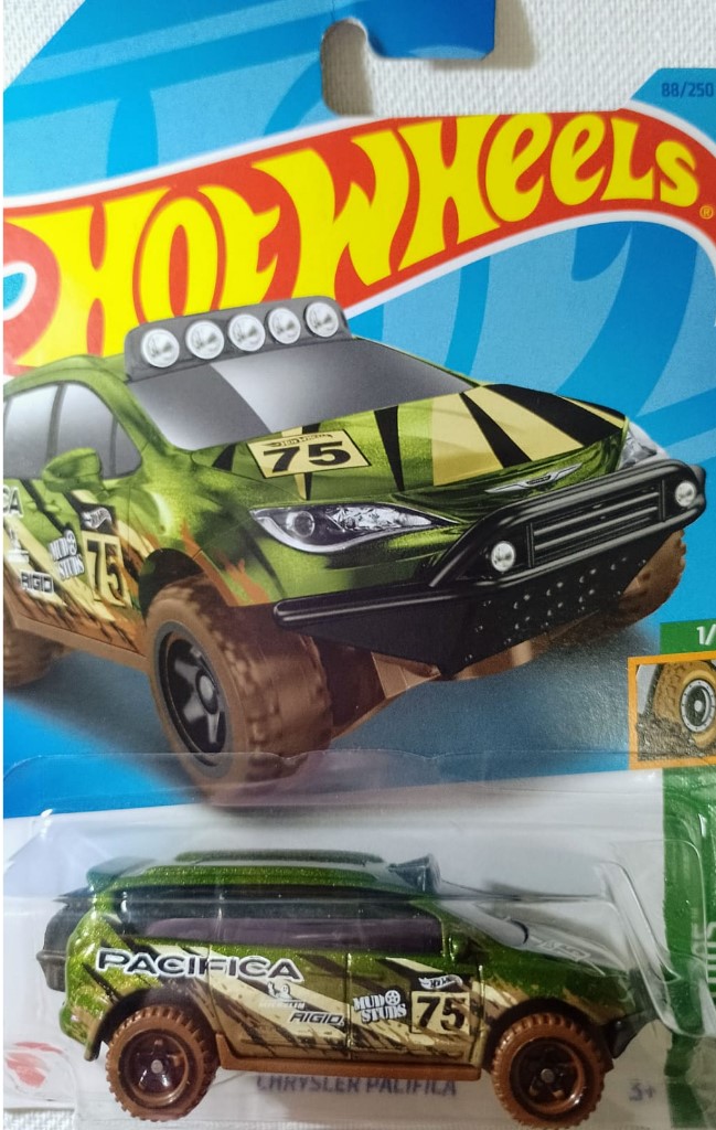 Hot Wheels – Chrysler Pacifica (HKK35). – Crazy 4 Diecasts